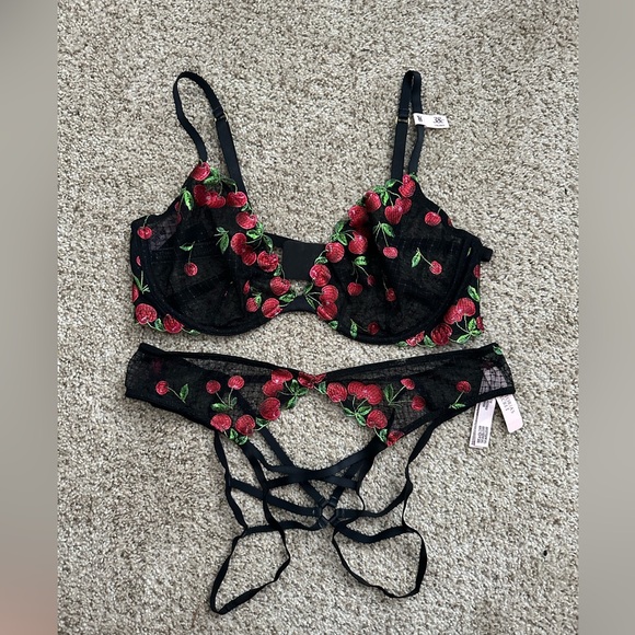 Victoria's Secret | Intimates & Sleepwear | Victorias Secret Very Sexy ...